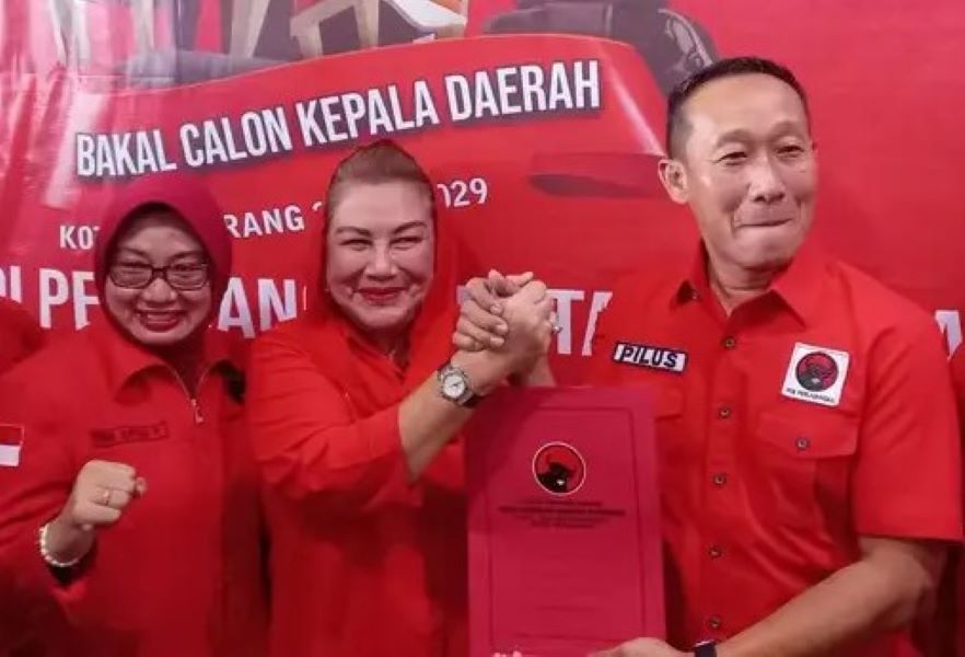Diantar Ratusan Pendukungnya, Mbak Ita Ambil Formulir Penjaringan Pilwakot 2024 di DPC PDIP ...